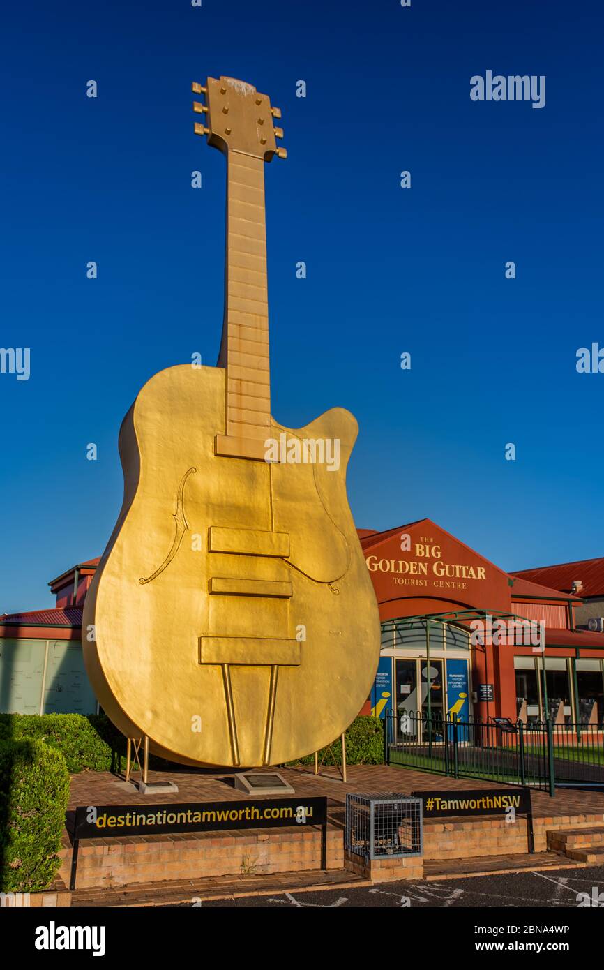 Gold play button guitar hi-res stock photography and images - Alamy