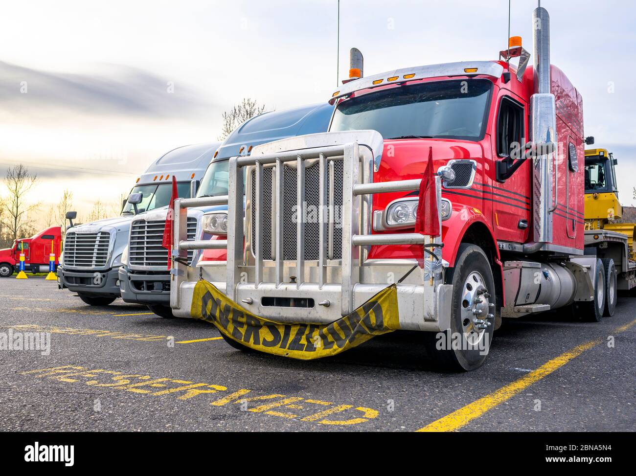 Oversize load semi truck hi-res stock photography and images - Alamy