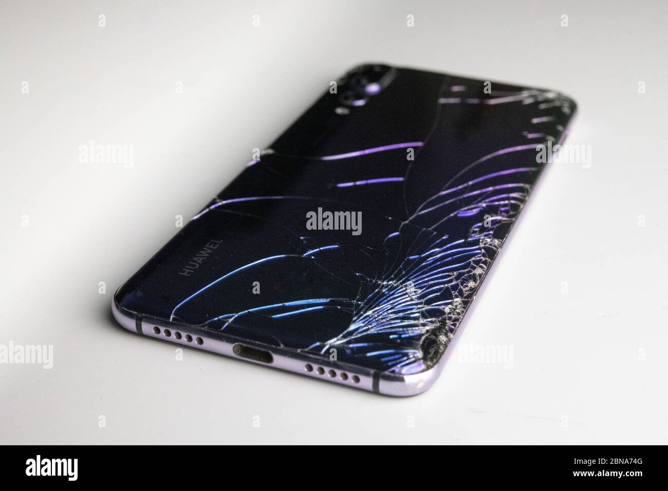 Broken huawei hi-res stock photography and images - Alamy