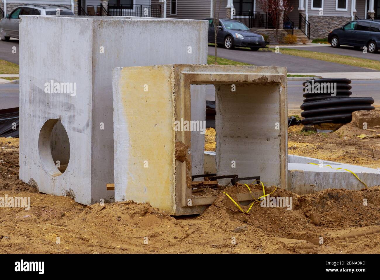 Concrete pit cover hi-res stock photography and images - Alamy