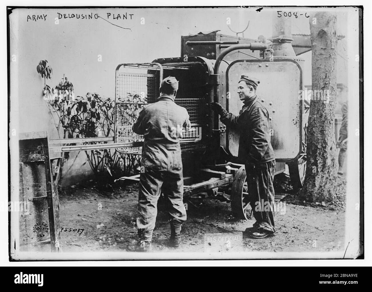 Delousing War High Resolution Stock Photography and Images - Alamy