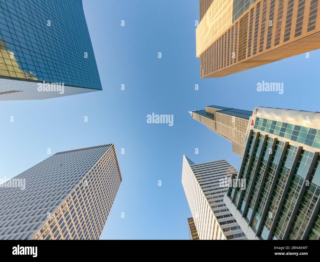 Upward view of chicago skyscrapers and tall office buildings ...