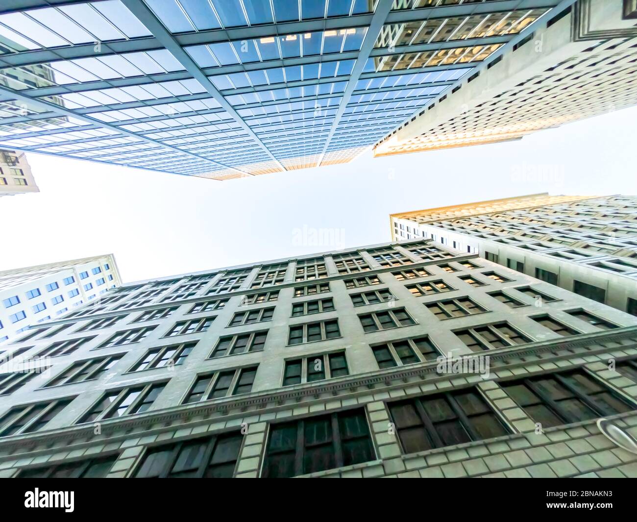 Upward view of chicago skyscrapers and tall office buildings ...