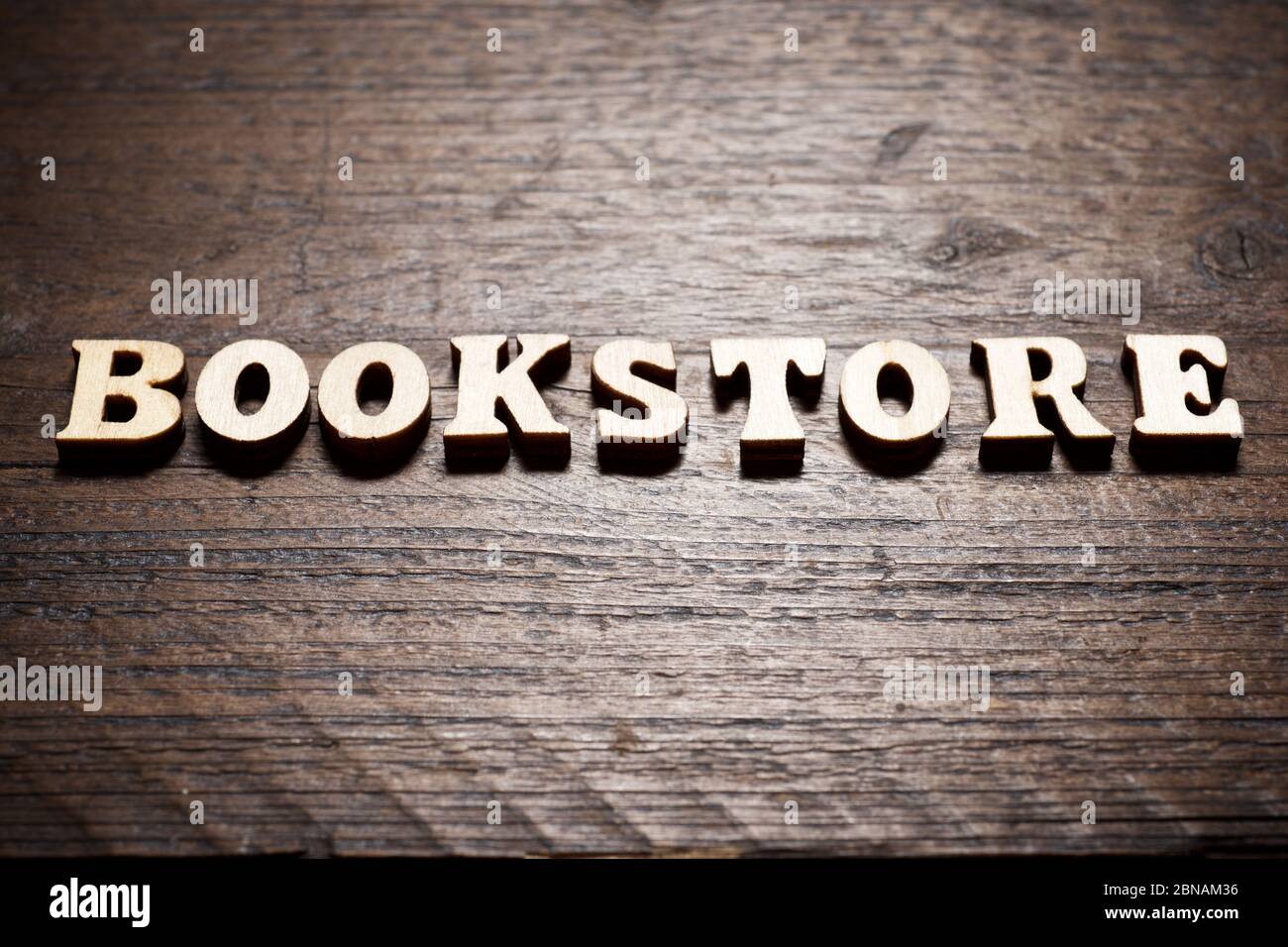 Bookstore word on a wood table Stock Photo - Alamy