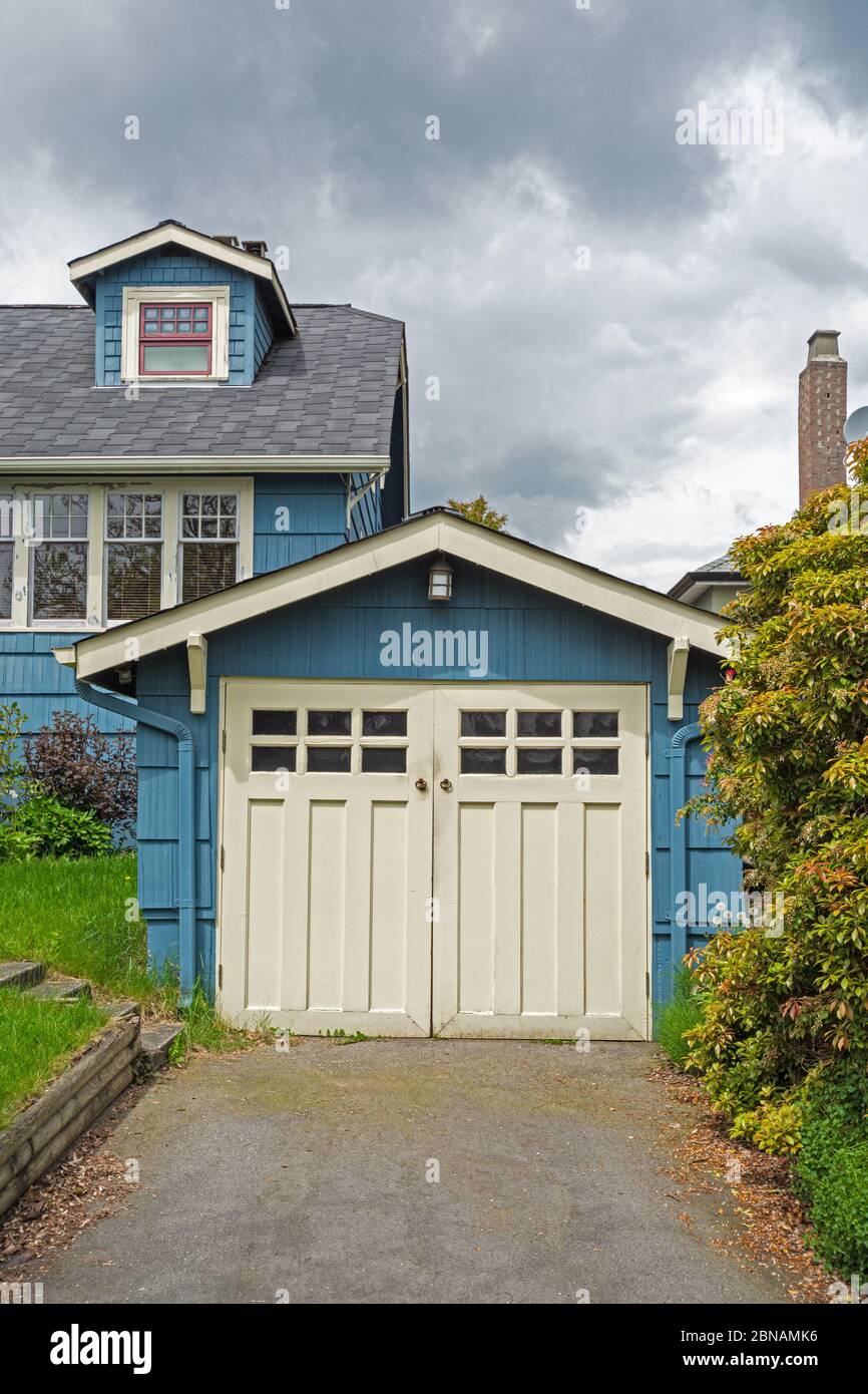 Garage In Front Yard
