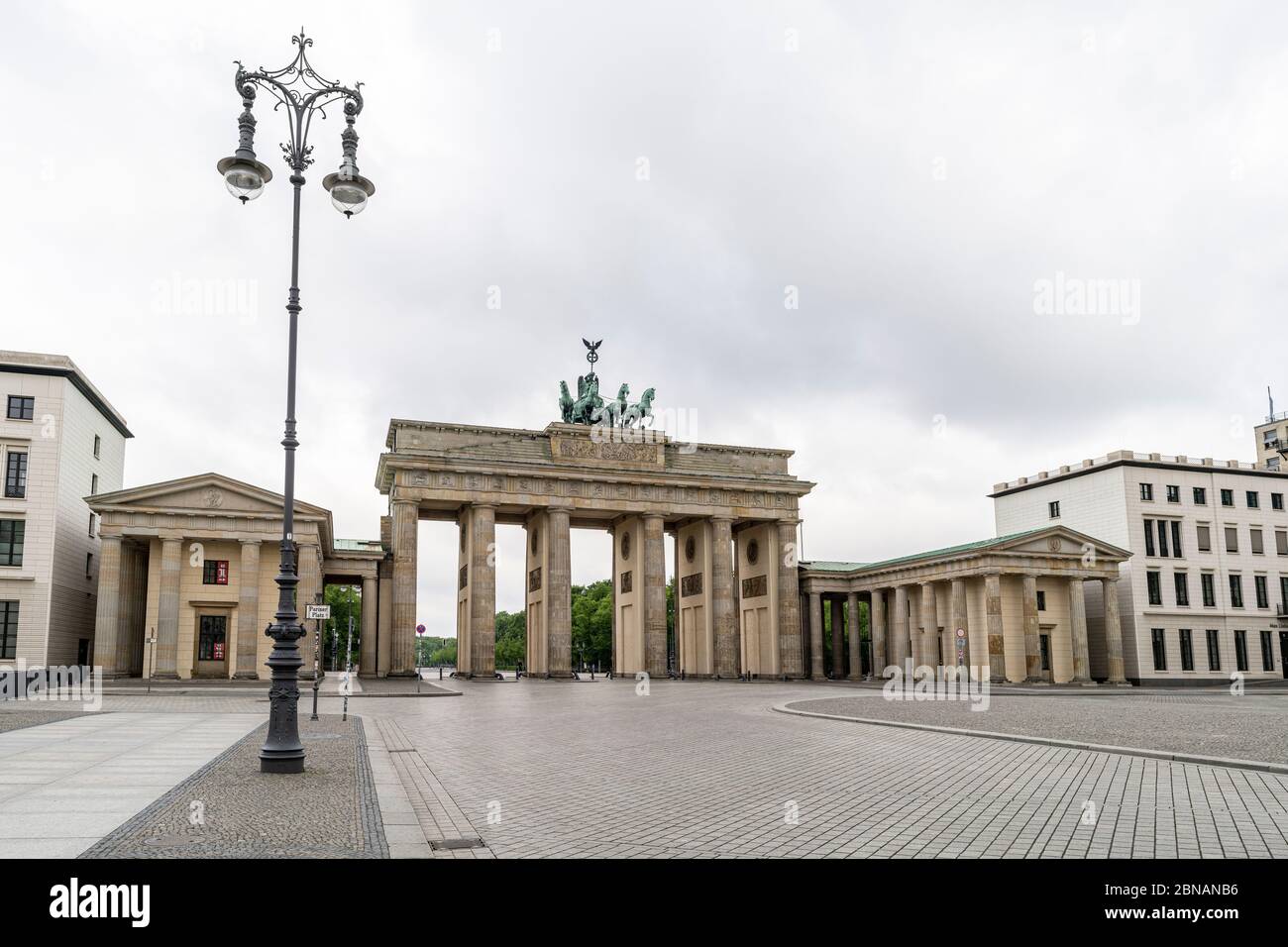 Historic brandenburg gate historical hi-res stock photography and ...