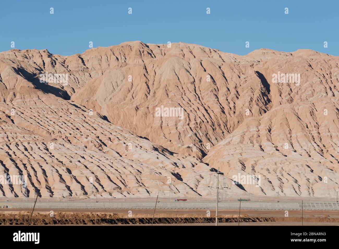 Barren mountains on rocky desert landscape Stock Photo - Alamy
