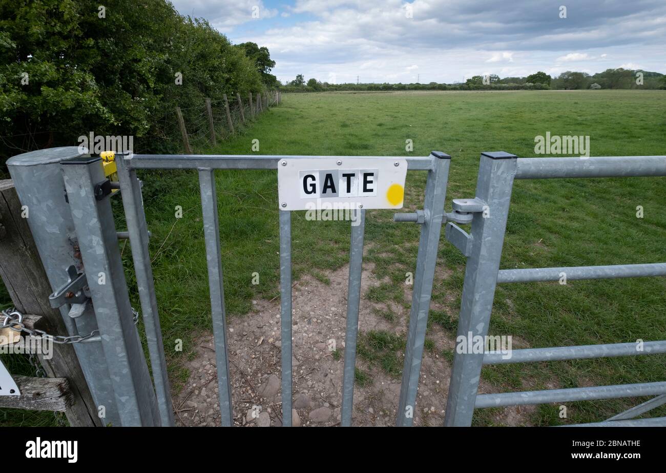 Farmers gate hi-res stock photography and images - Alamy