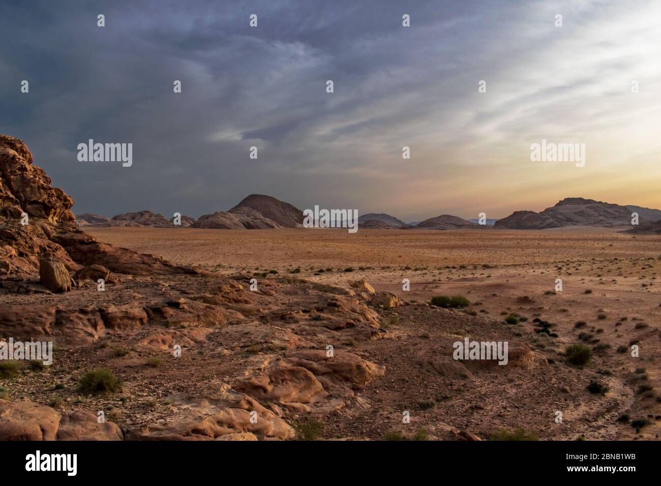 Wadi Rum desert, Giordania Stock Photo - Alamy
