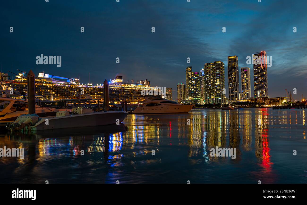 Miami night time street hi-res stock photography and images - Alamy