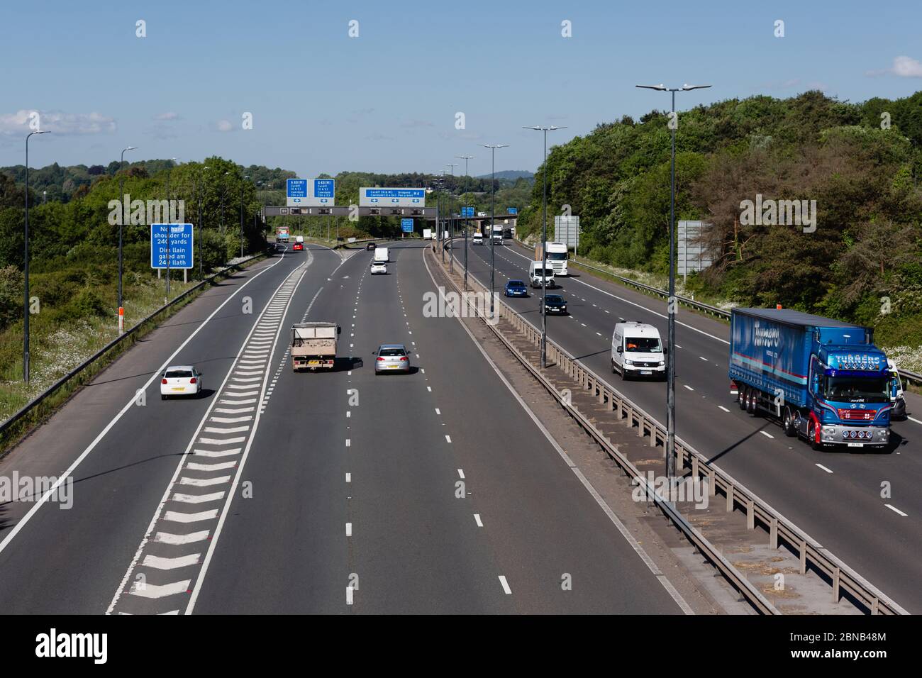 Motorway signs hi-res stock photography and images - Alamy