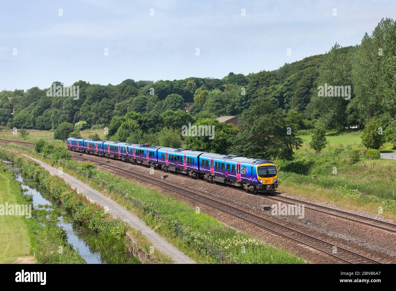 6 Carriage First Transpennine Express Siemens class 185 train passing ...