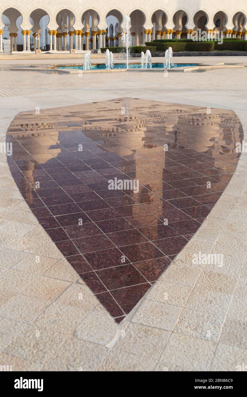 Reflection dome hi-res stock photography and images - Alamy