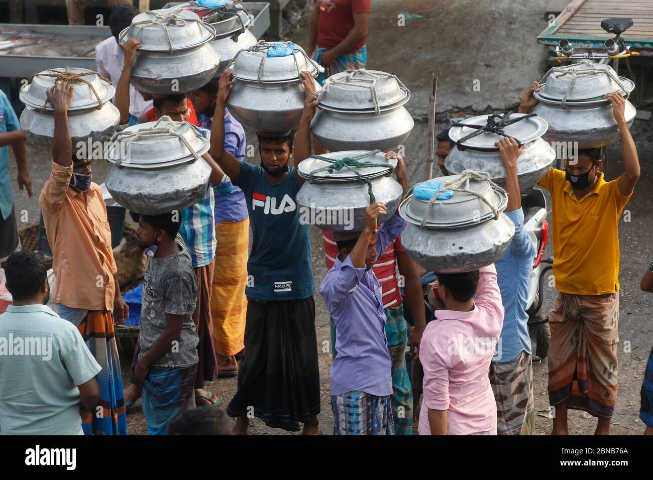 The swarming crowd of people at the kitchen market in the capital’s ...