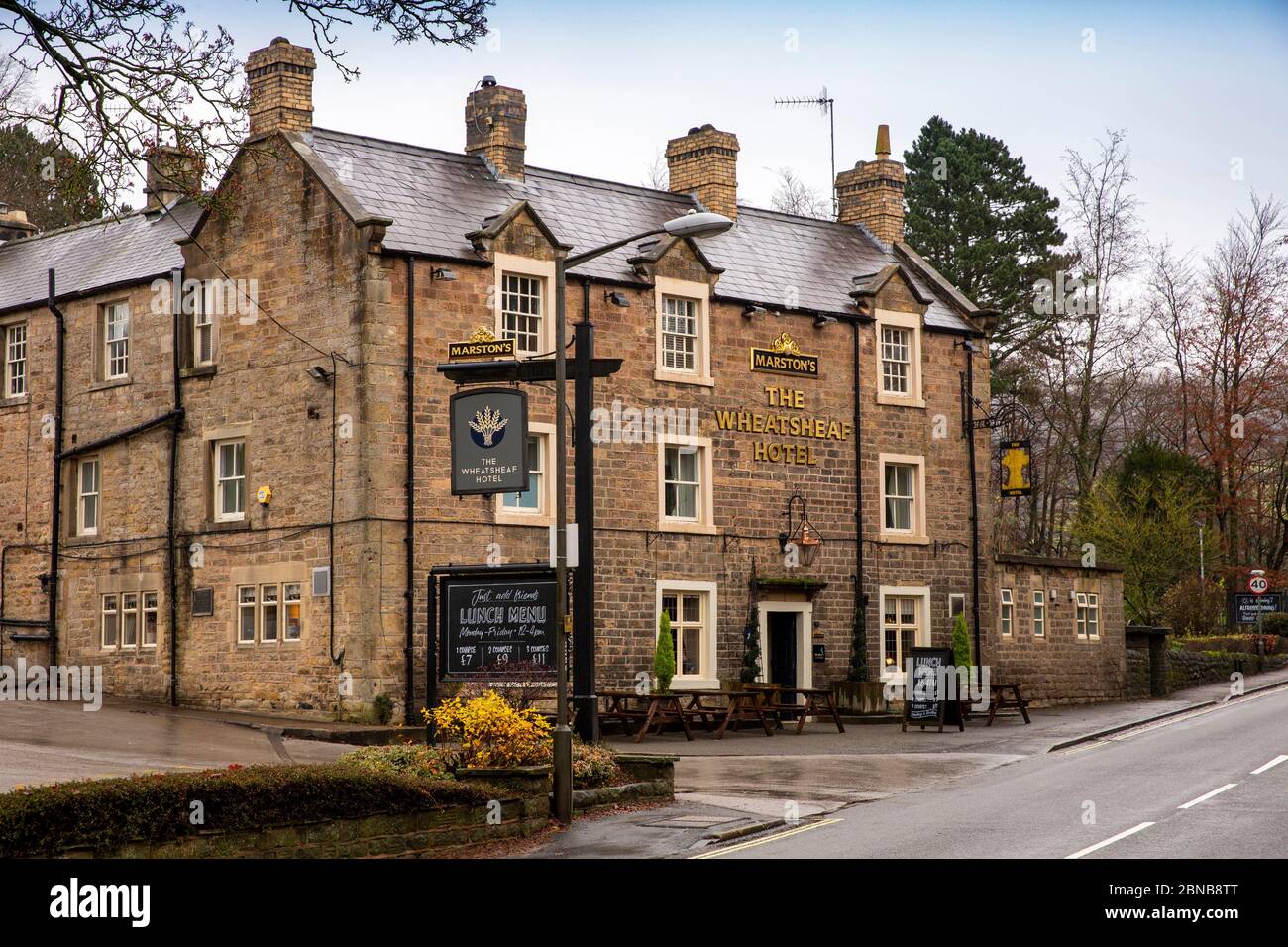 UK, England, Derbyshire, Baslow, Cock Hill, The Wheatsheaf Hotel ...