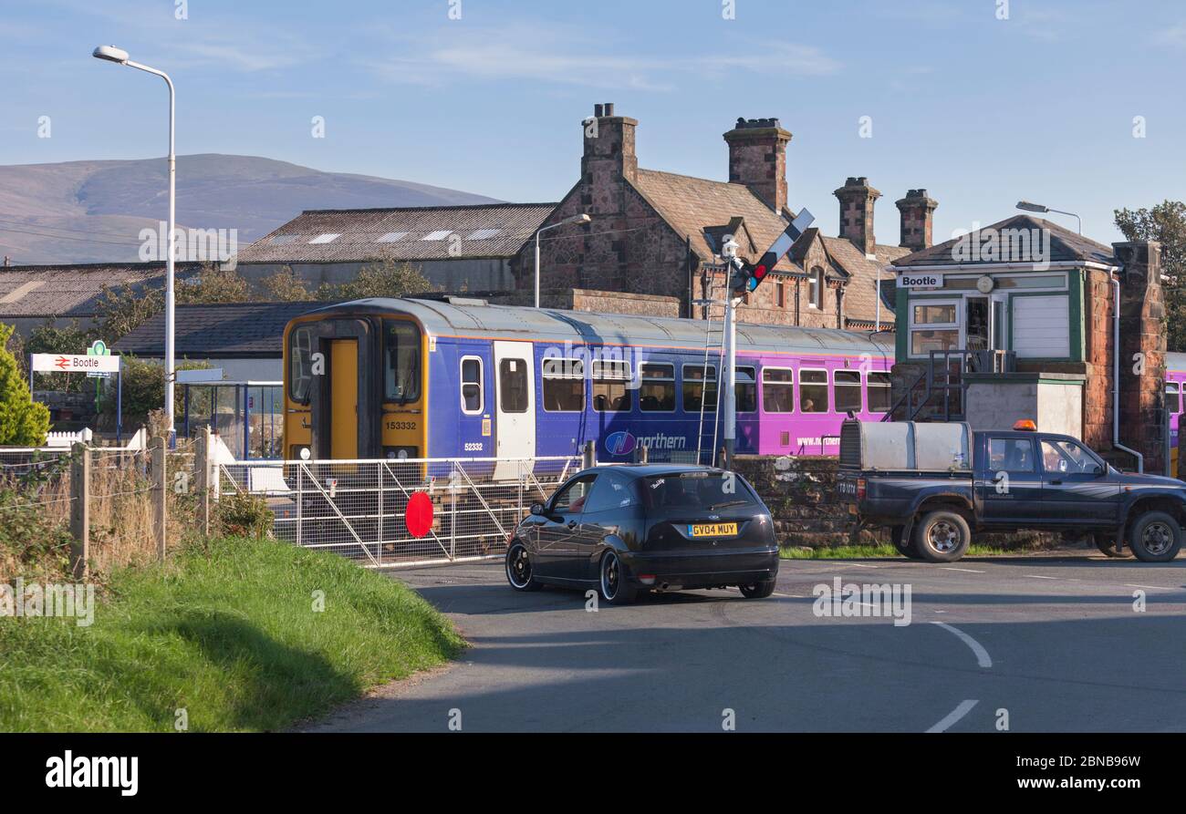 Northern Rail class 153 sprinter train on the manual gated level ...