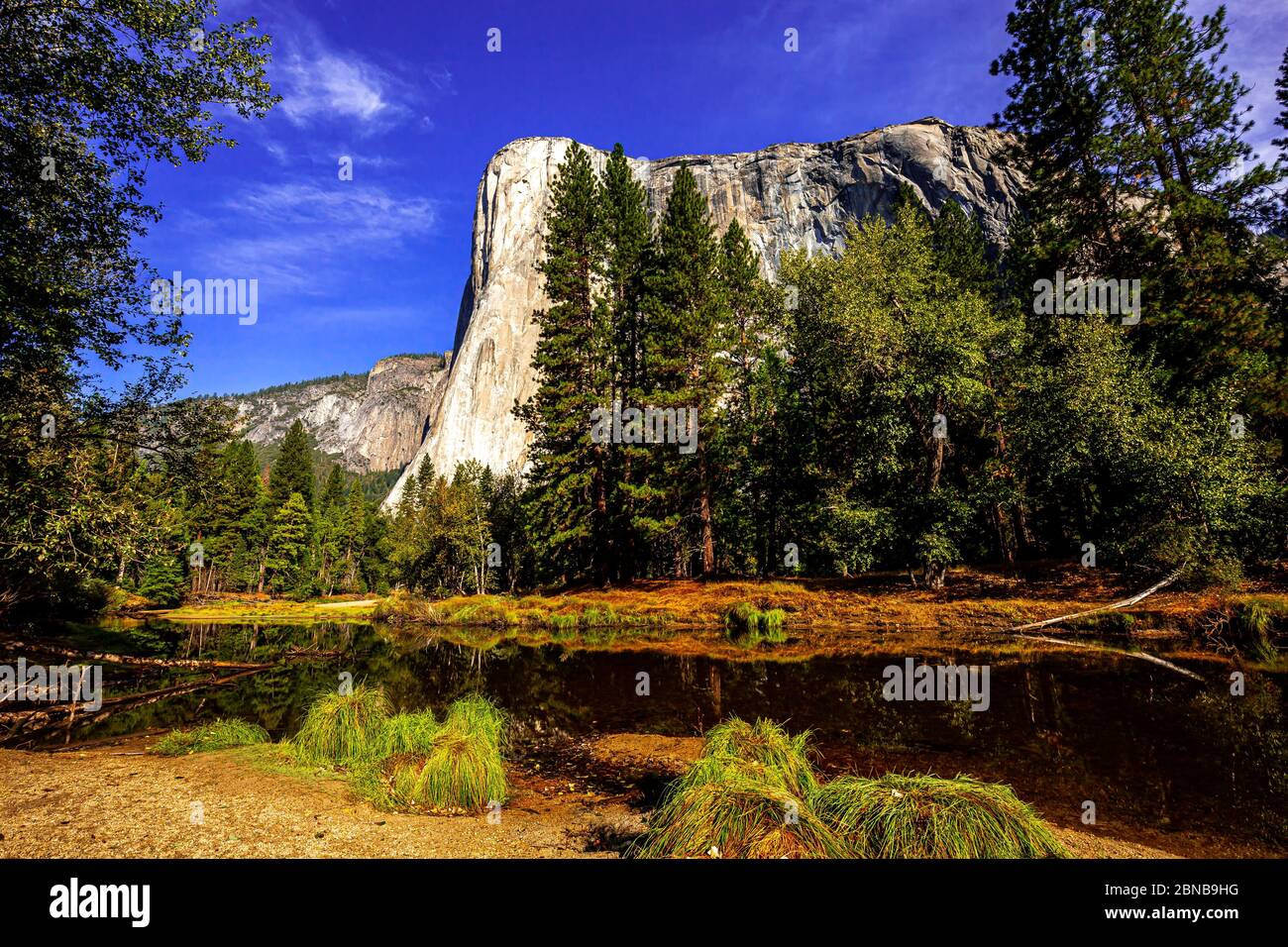 World famous rock climbing wall of El Capitan, Yosemite national park ...