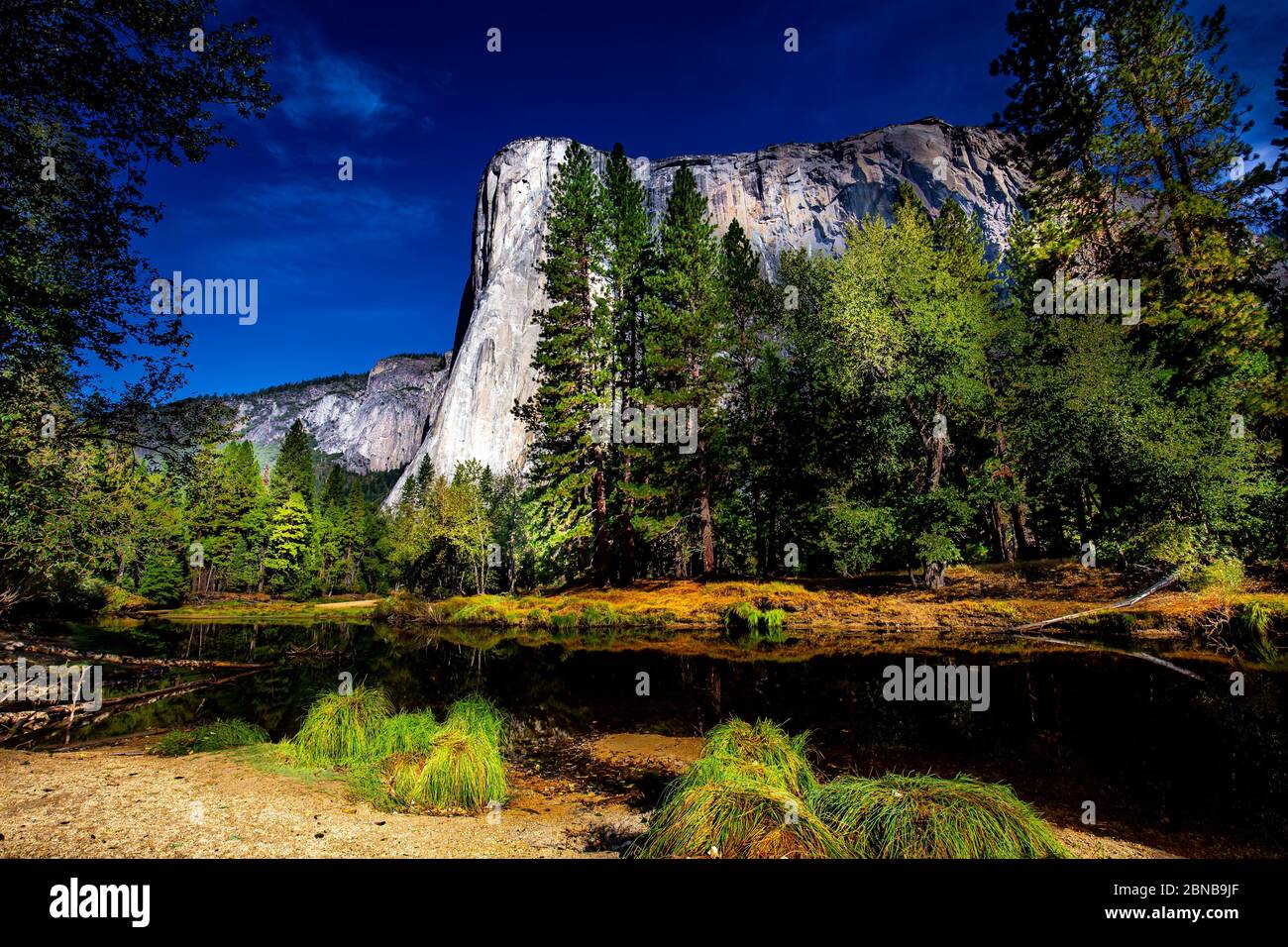 World famous rock climbing wall of El Capitan, Yosemite national park ...