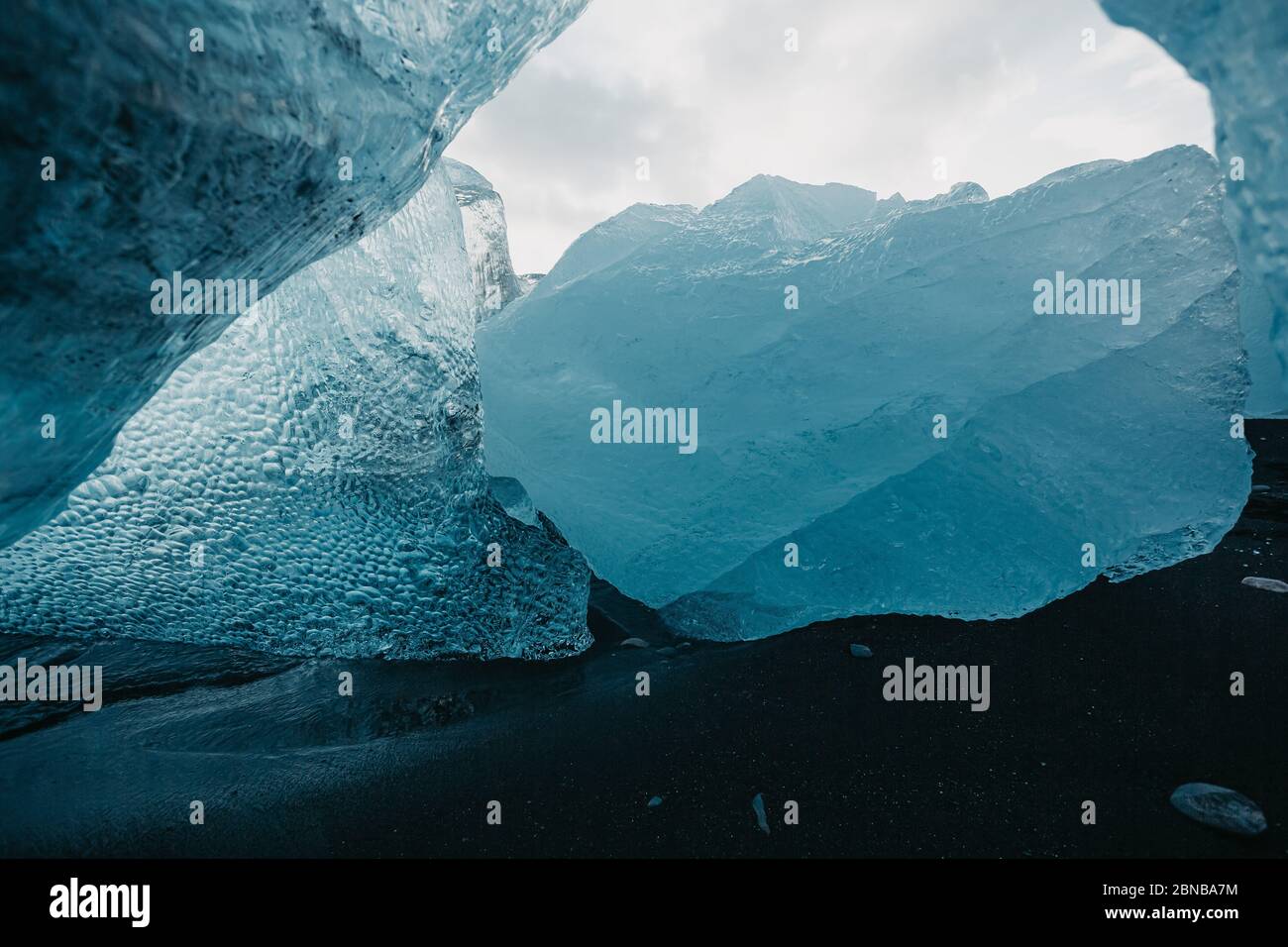 Breathtaking diamond beach on Iceland in winter with large ice blocks ...