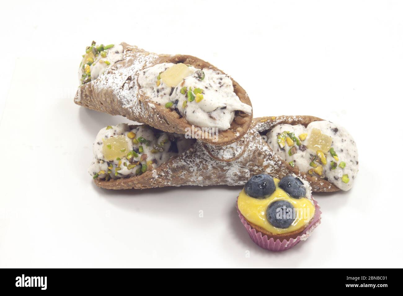 Cannoli cafe hi-res stock photography and images - Alamy