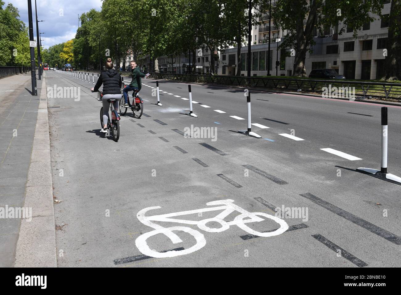 Create segregation between cyclists hi-res stock photography and images ...