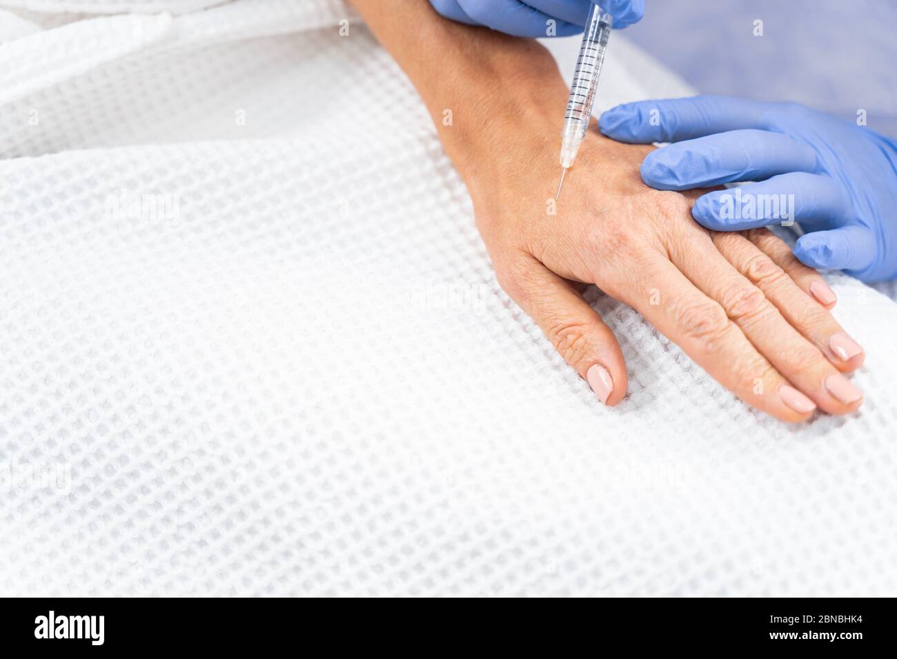 Subcutaneous injection hi-res stock photography and images - Alamy