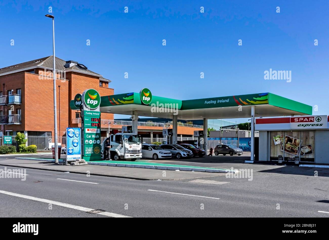Irving gas station hi-res stock photography and images - Alamy