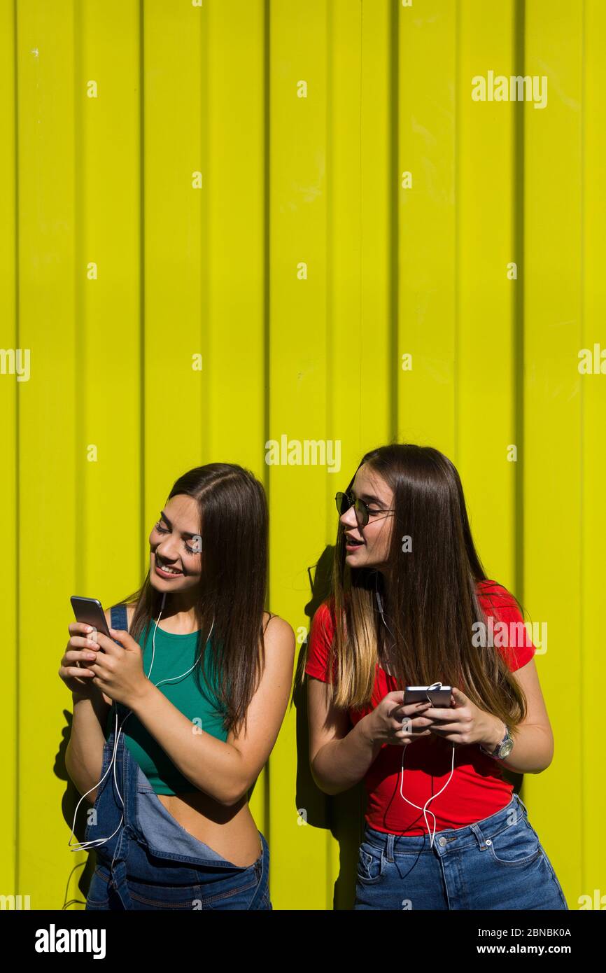 Beautiful women using phones hi-res stock photography and images - Alamy