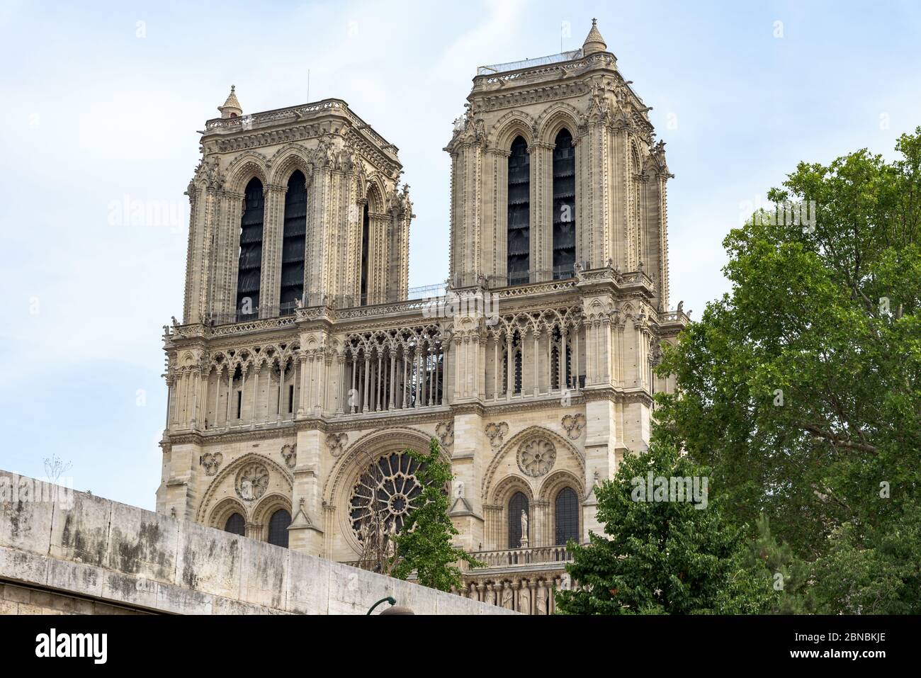 Paris, France. View of the Notre Dame Cathedral and the Pont Cardinal ...