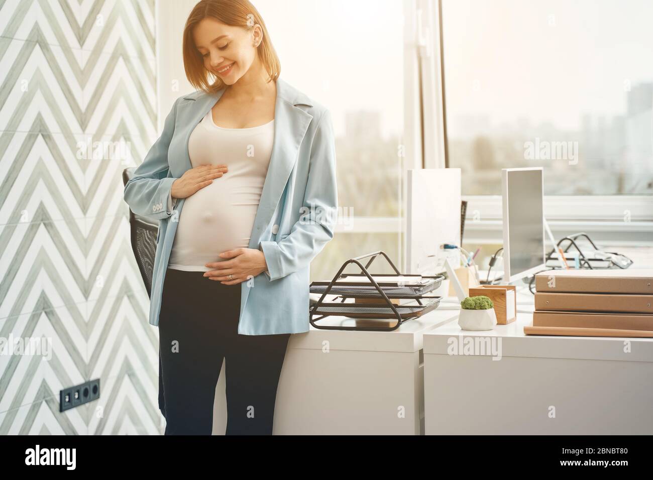 Pregnant office work hi-res stock photography and images - Alamy