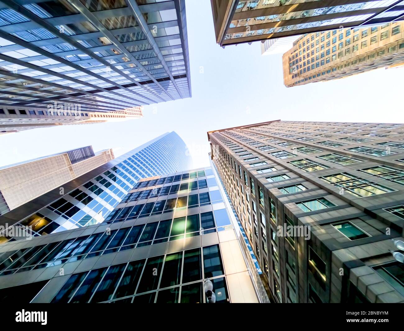 Upward view of chicago skyscrapers and tall office buildings ...