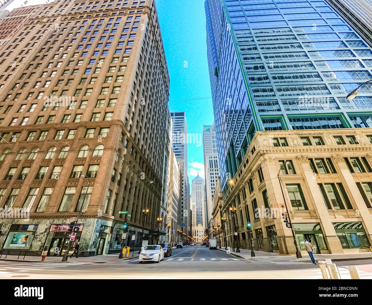Street level looking upward hi-res stock photography and images - Alamy