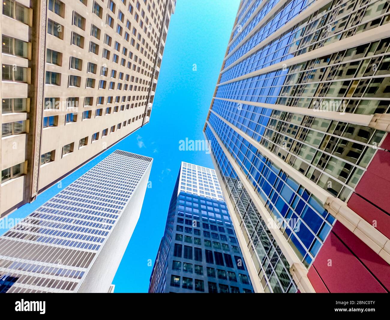 Upward view of chicago skyscrapers and tall office buildings ...