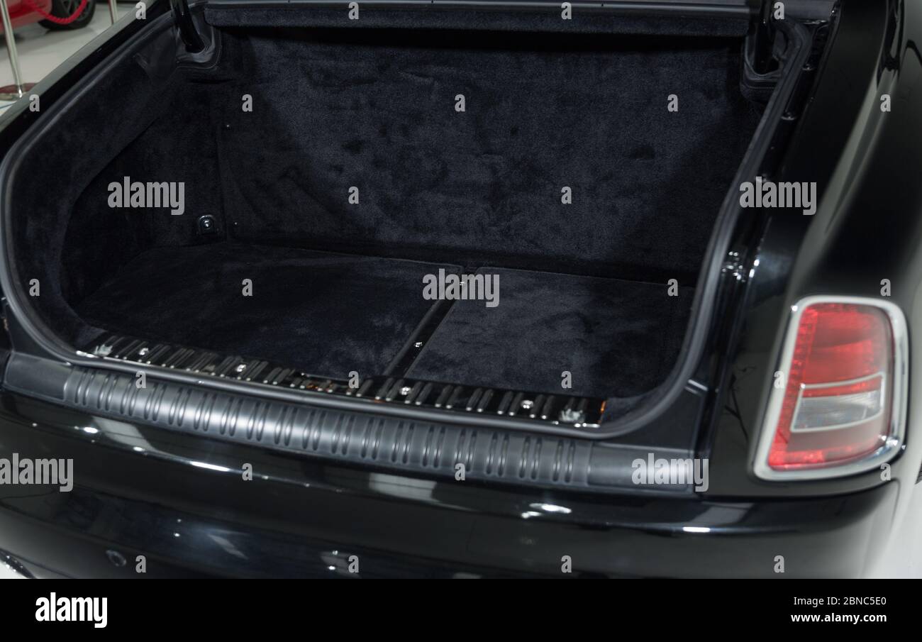 Empty black trunk of a black modern luxury car Stock Photo - Alamy