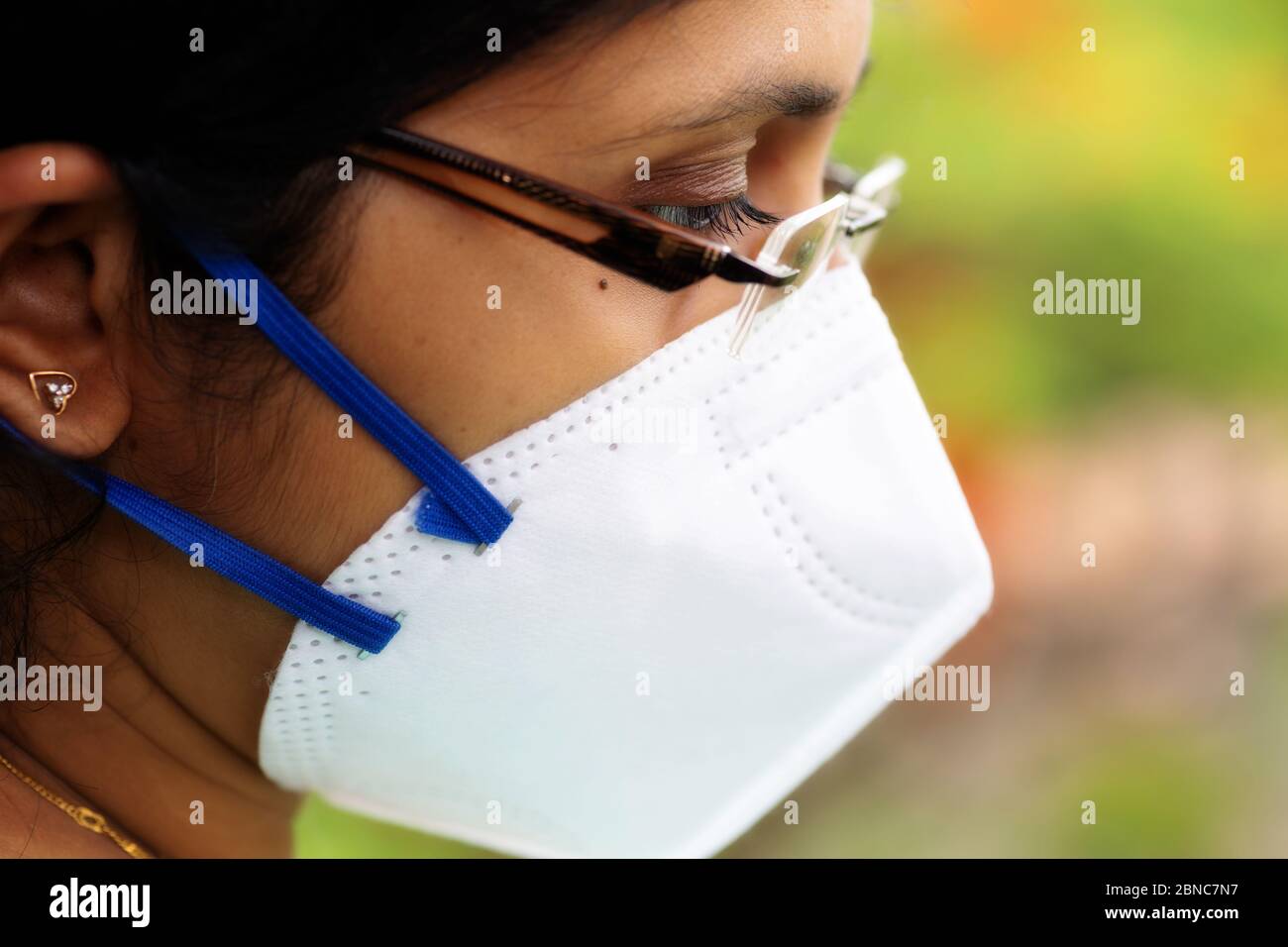Respirator n95 mask hi-res stock photography and images - Alamy