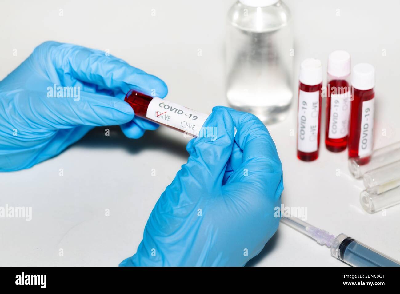 Analyzing test tube samples india hi-res stock photography and images ...