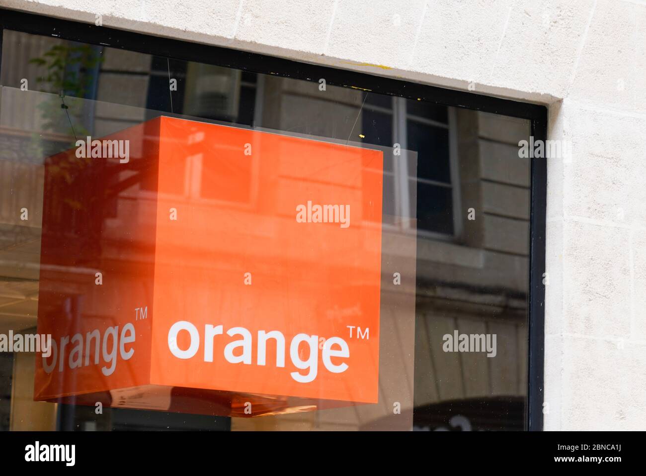 Orange mobile shop logo france hi-res stock photography and images - Alamy
