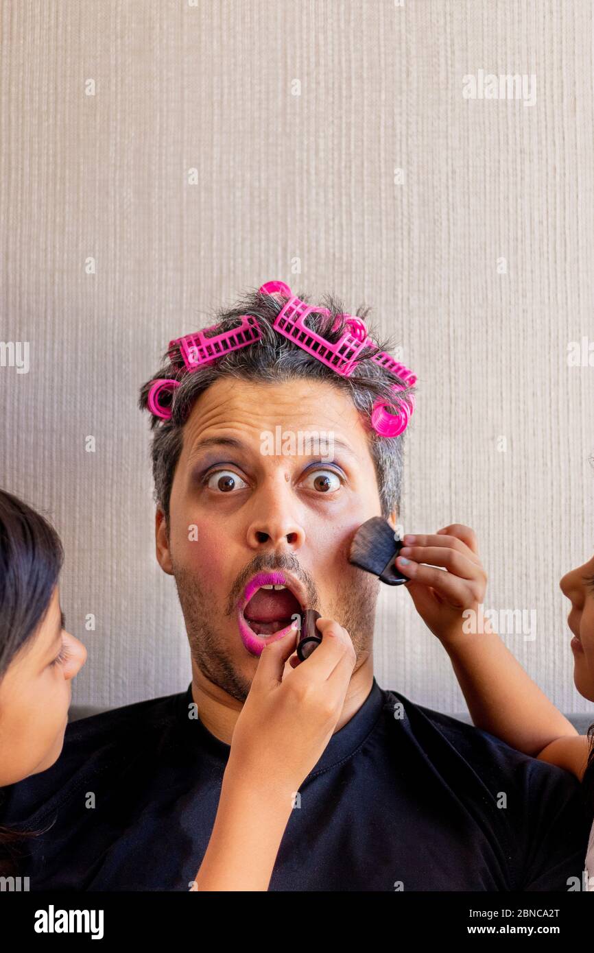 Dad daughters makeup hi-res stock photography and images - Alamy
