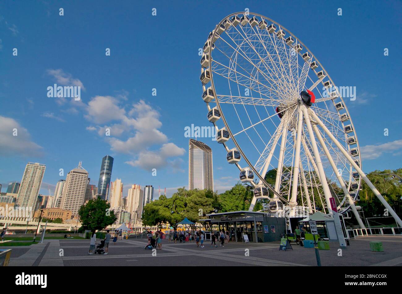 Southbank parkland hi-res stock photography and images - Alamy