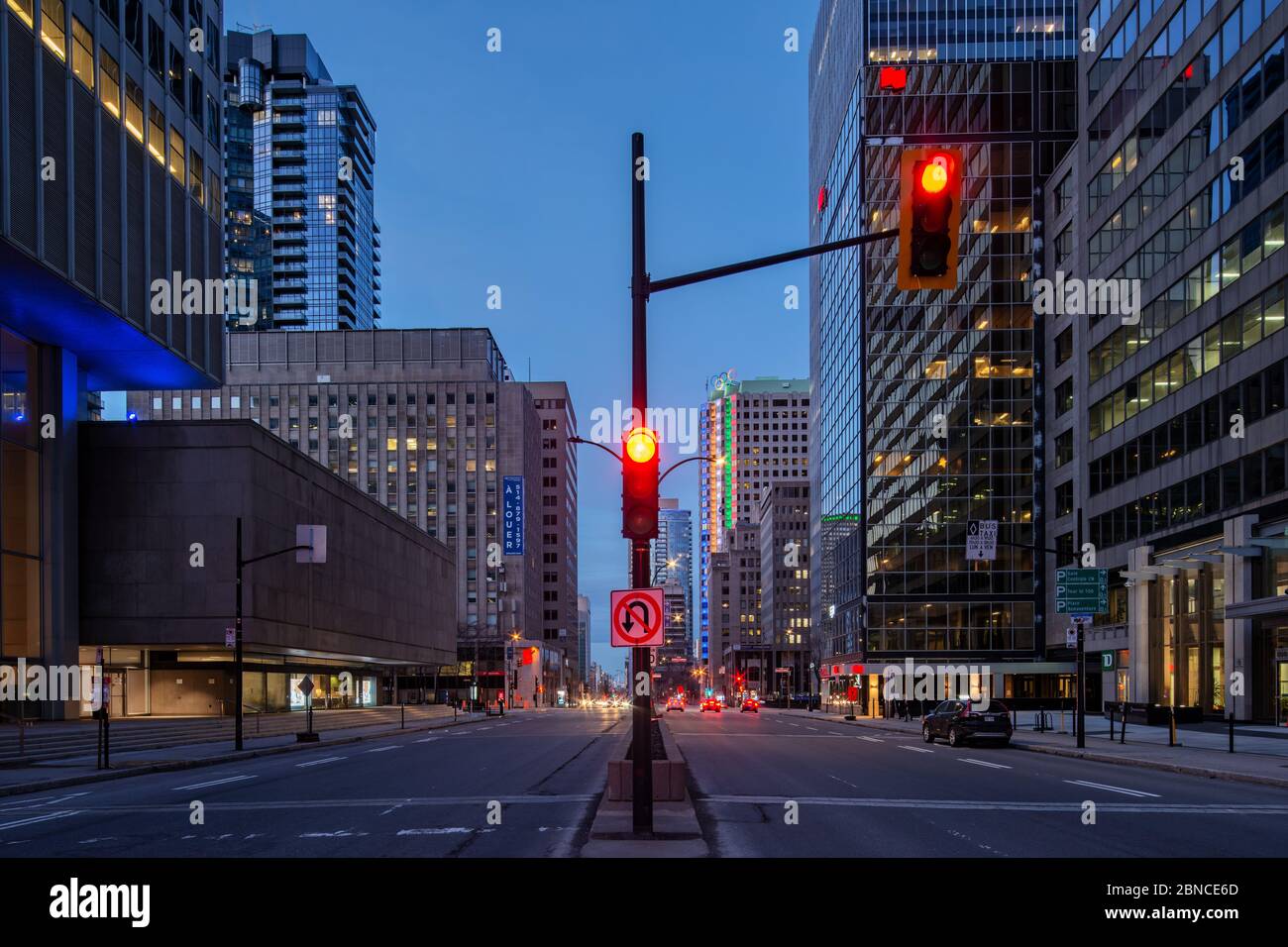 light traffic on Boulevard René Levesque at dusk during confinement in ...