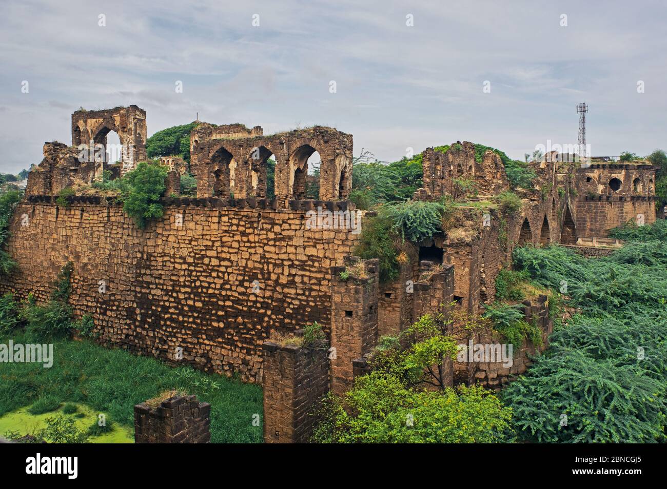 04 06 2008 Ashar Mahal, residence for queens attached with a pond built ...