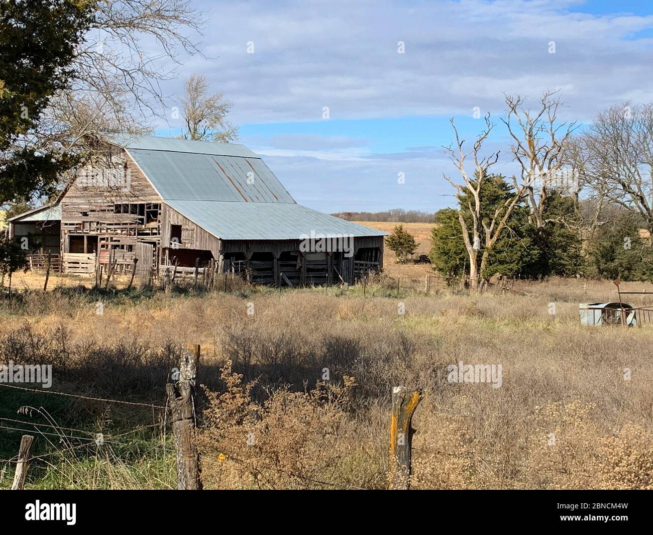 Old country farm hi-res stock photography and images - Alamy