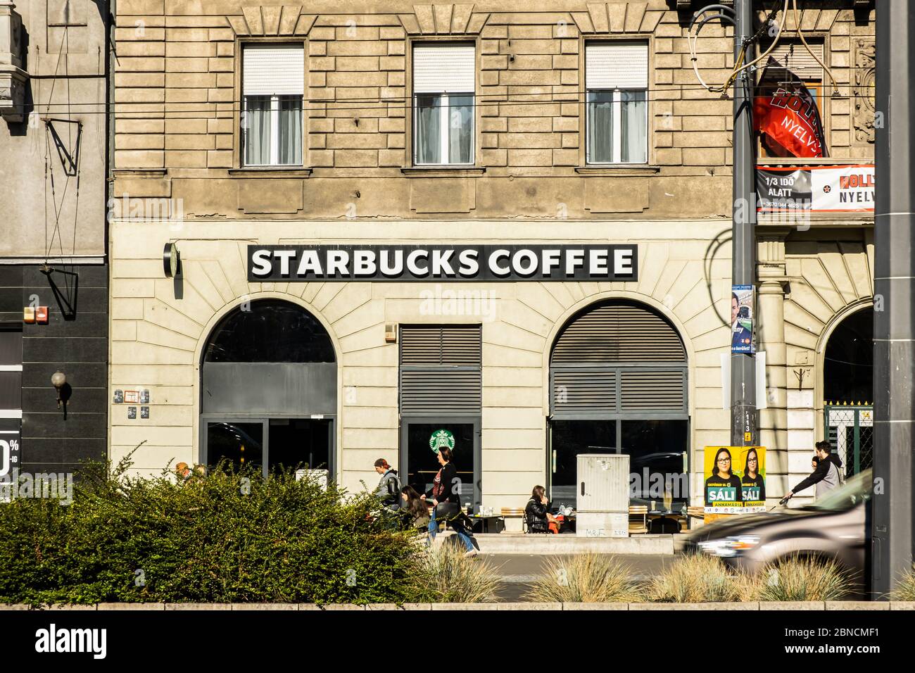 Starbucks Front View High Resolution Stock Photography and Images - Alamy