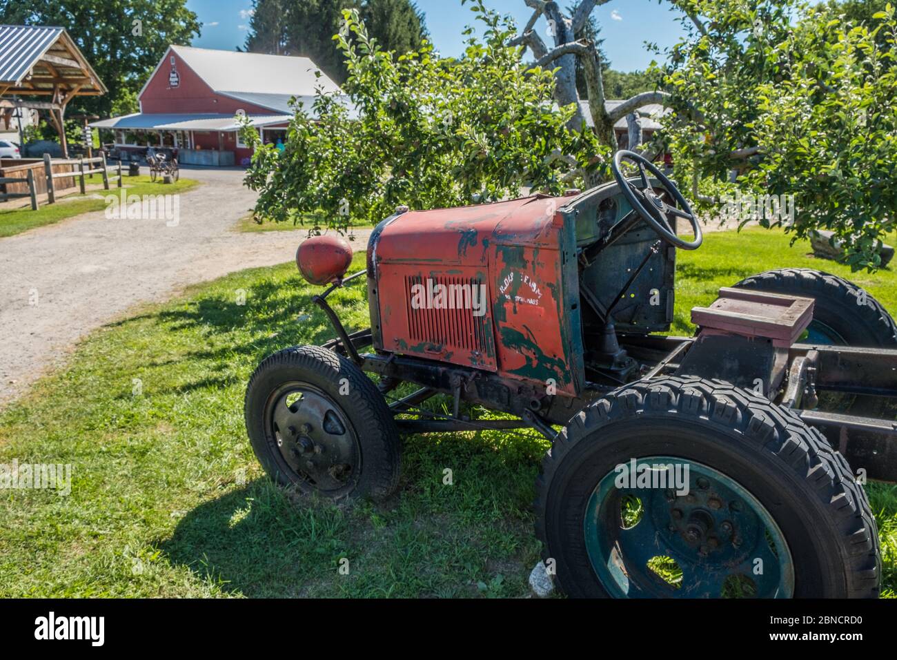 Old tractor hi-res stock photography and images - Alamy