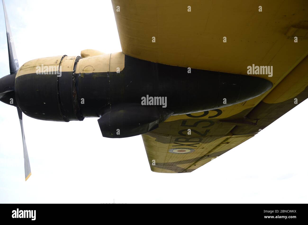1950s british heavy transport aircraft hi-res stock photography and ...