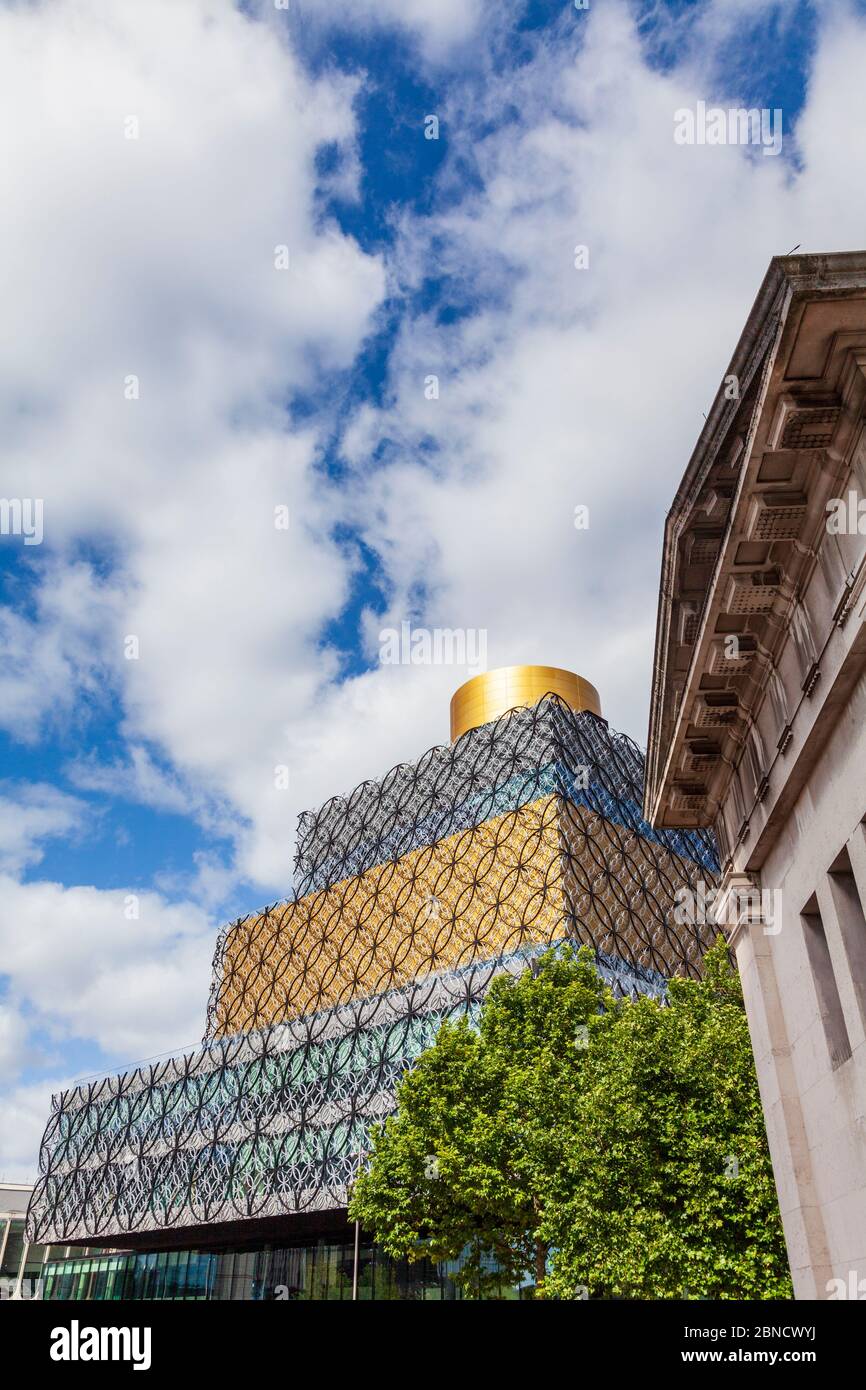 The new Library of Birmingham and Hall of Memory in Centenary Square, Birmingham, England Stock ...
