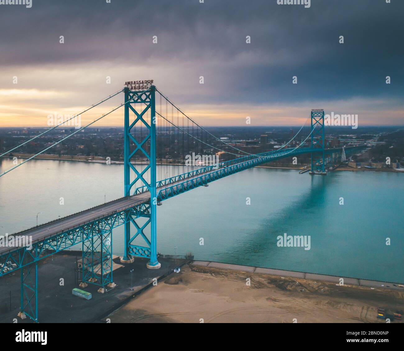 Ambassador bridge windsor sunset hi-res stock photography and images ...