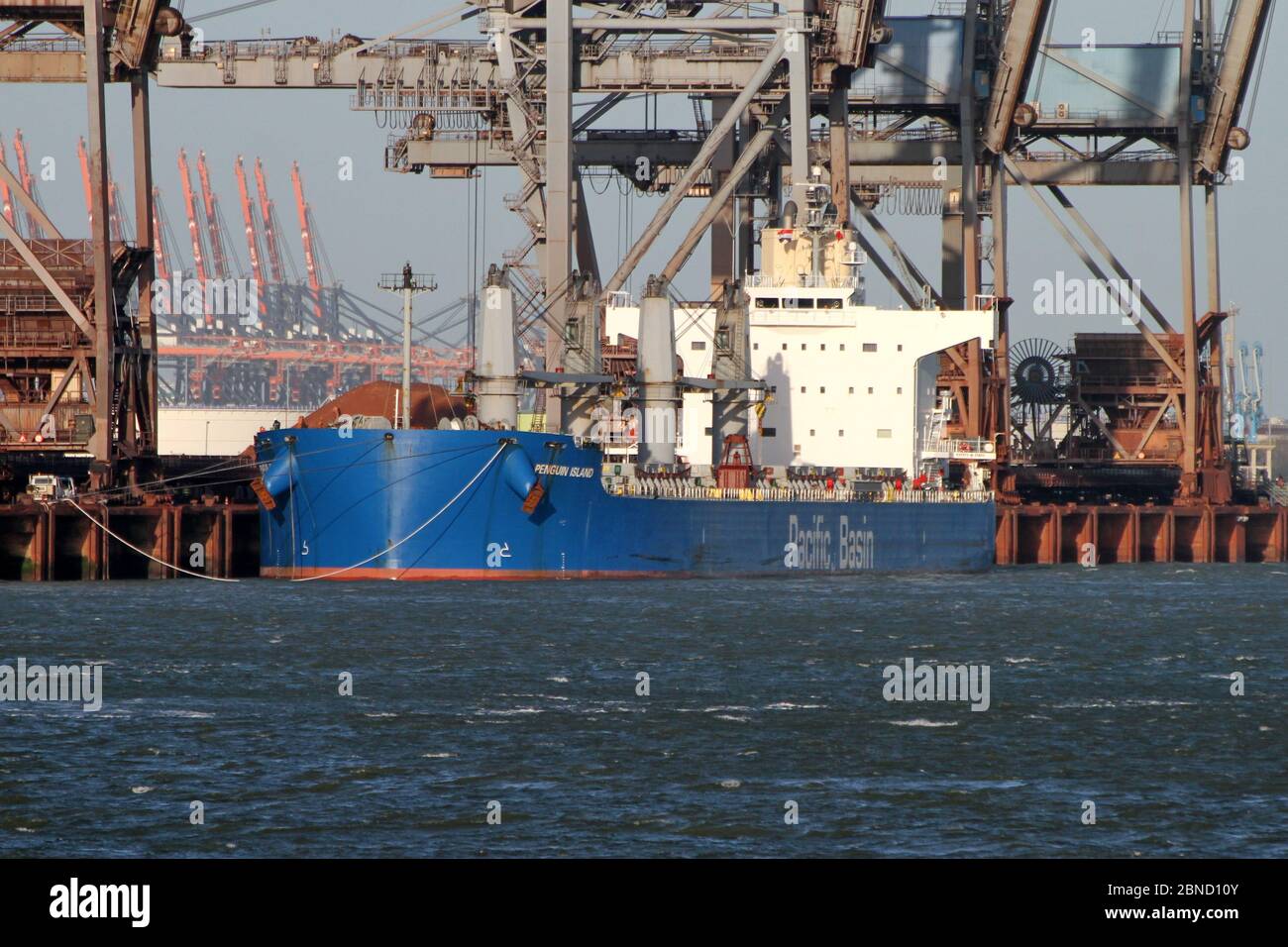Rotterdam docks hi-res stock photography and images - Alamy
