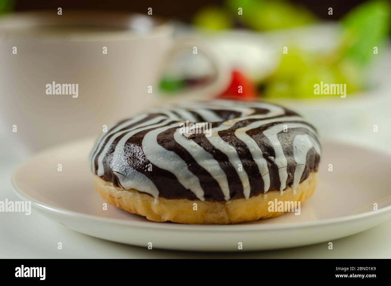 Zebra donut hi-res stock photography and images - Alamy