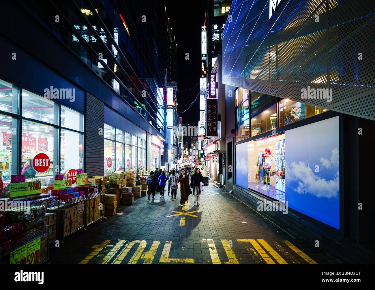Myeong dong shopping street night seoul hi-res stock photography and ...